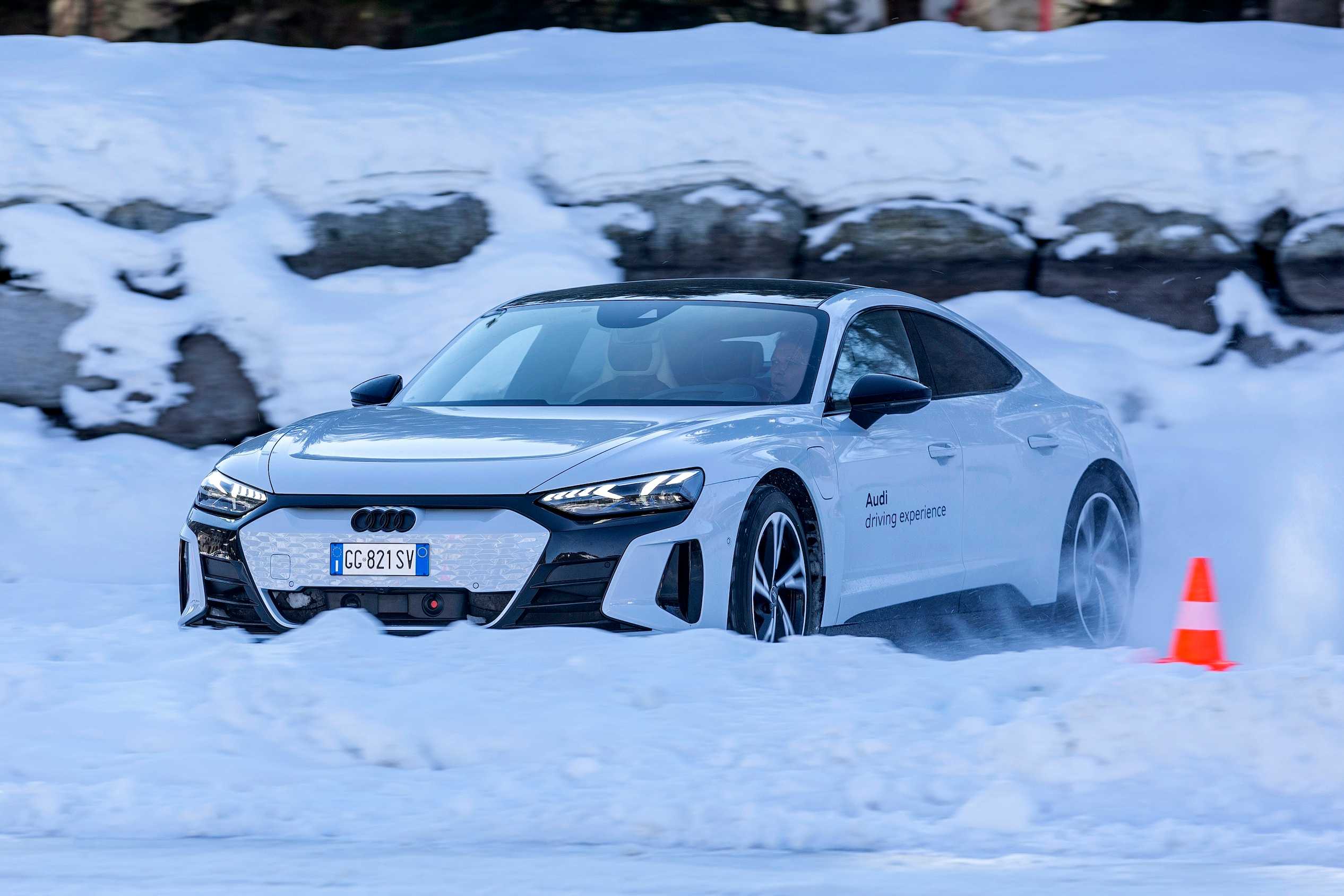 Audi ice driving experience a Madonna di Campiglio | myAudi Experience