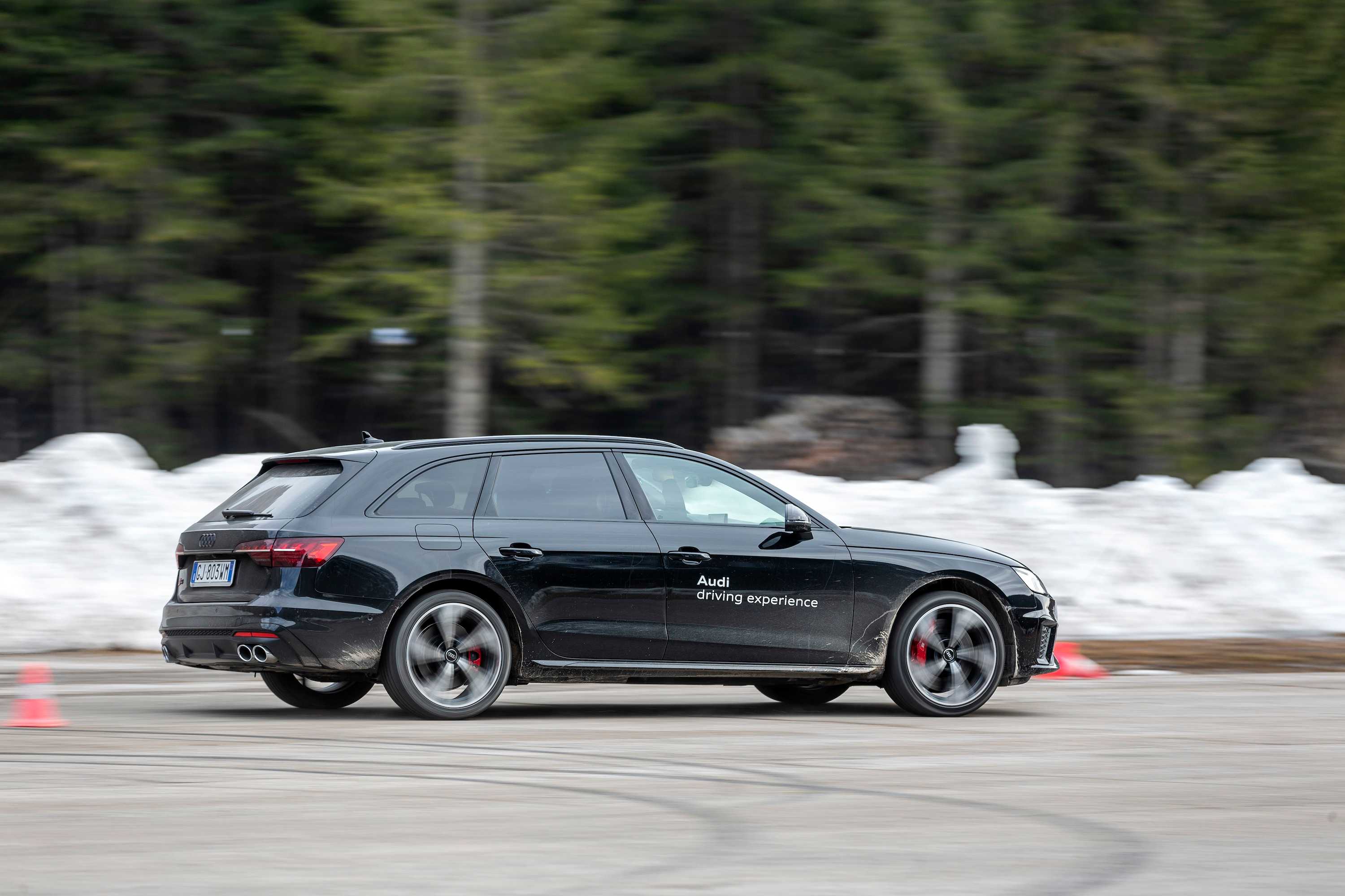Audi ice driving experience a Cortina d’Ampezzo | myAudi Experience